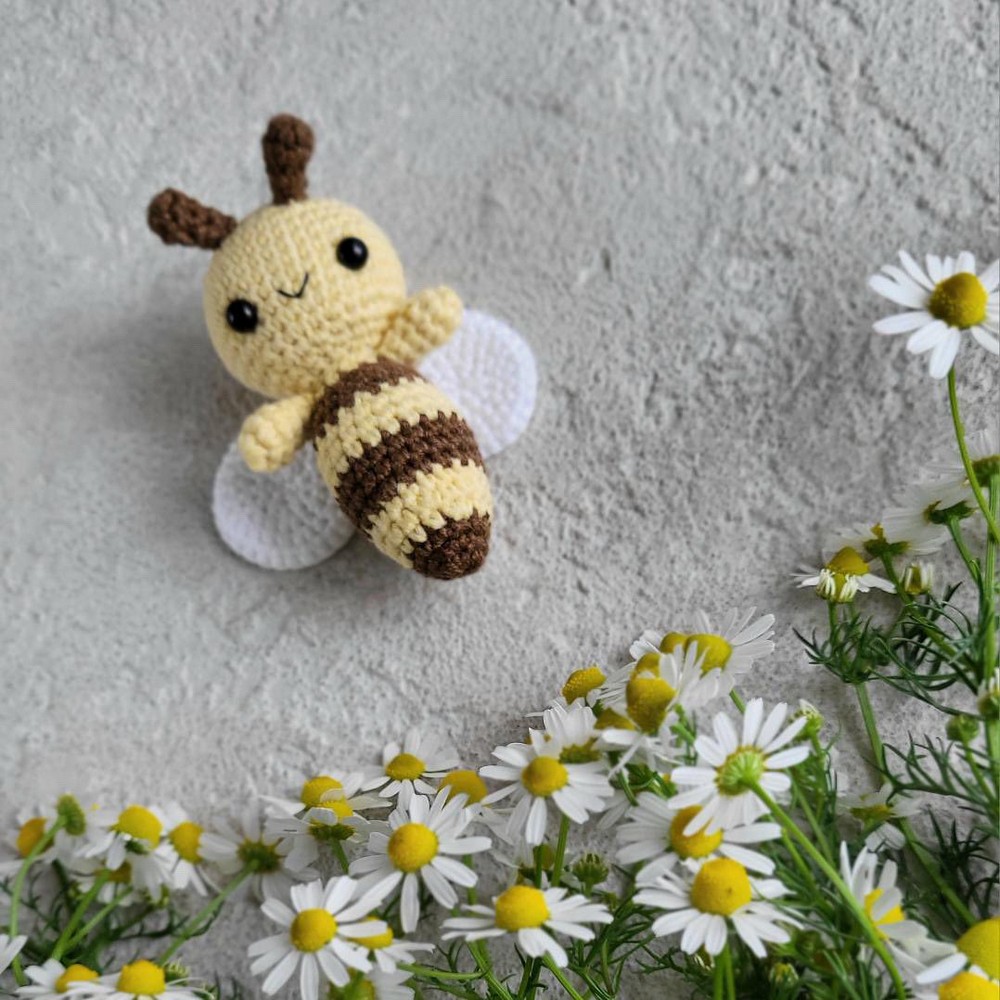 Tiny Crochet Bee Pattern Step By Step - The Crafts